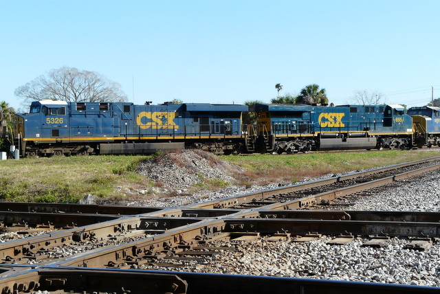 CSX 5326 & 695